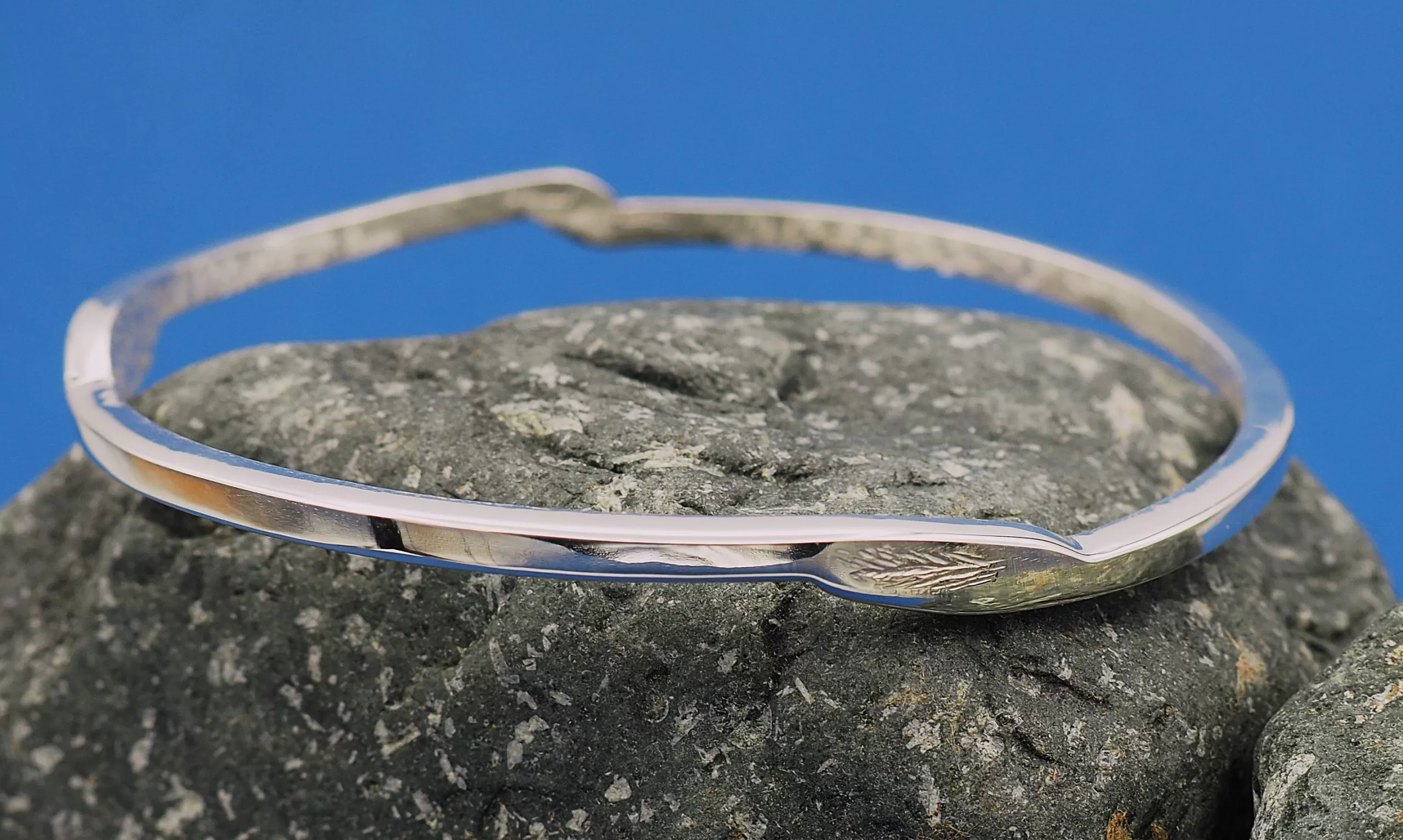 .925 Sterling Silver Bangle With engraved elements • MavenFair